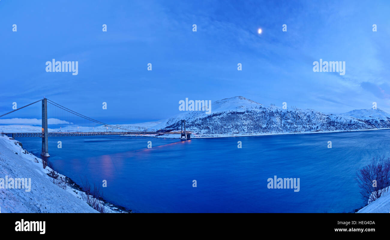 Brücke bei Kvalsund Panorama Stock Photo - Alamy