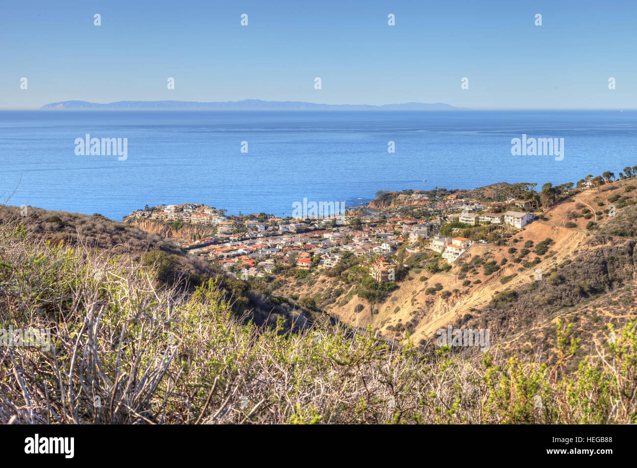Hiking trail that overlooks the Laguna Beach coastline in the Laguna ...