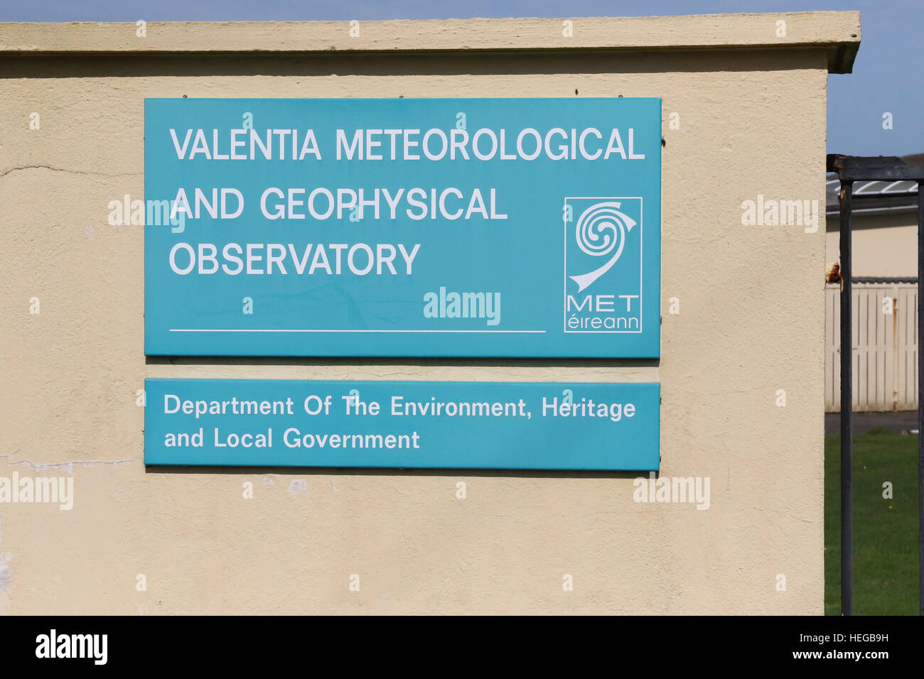 Met eireann weather station hi-res stock photography and images - Alamy