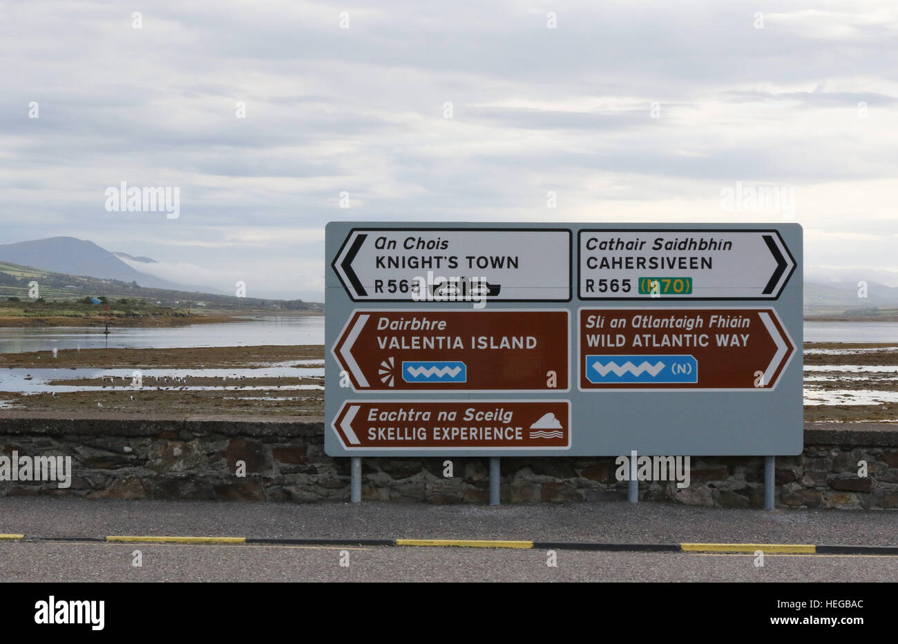 Road sign county kerry hi-res stock photography and images - Alamy