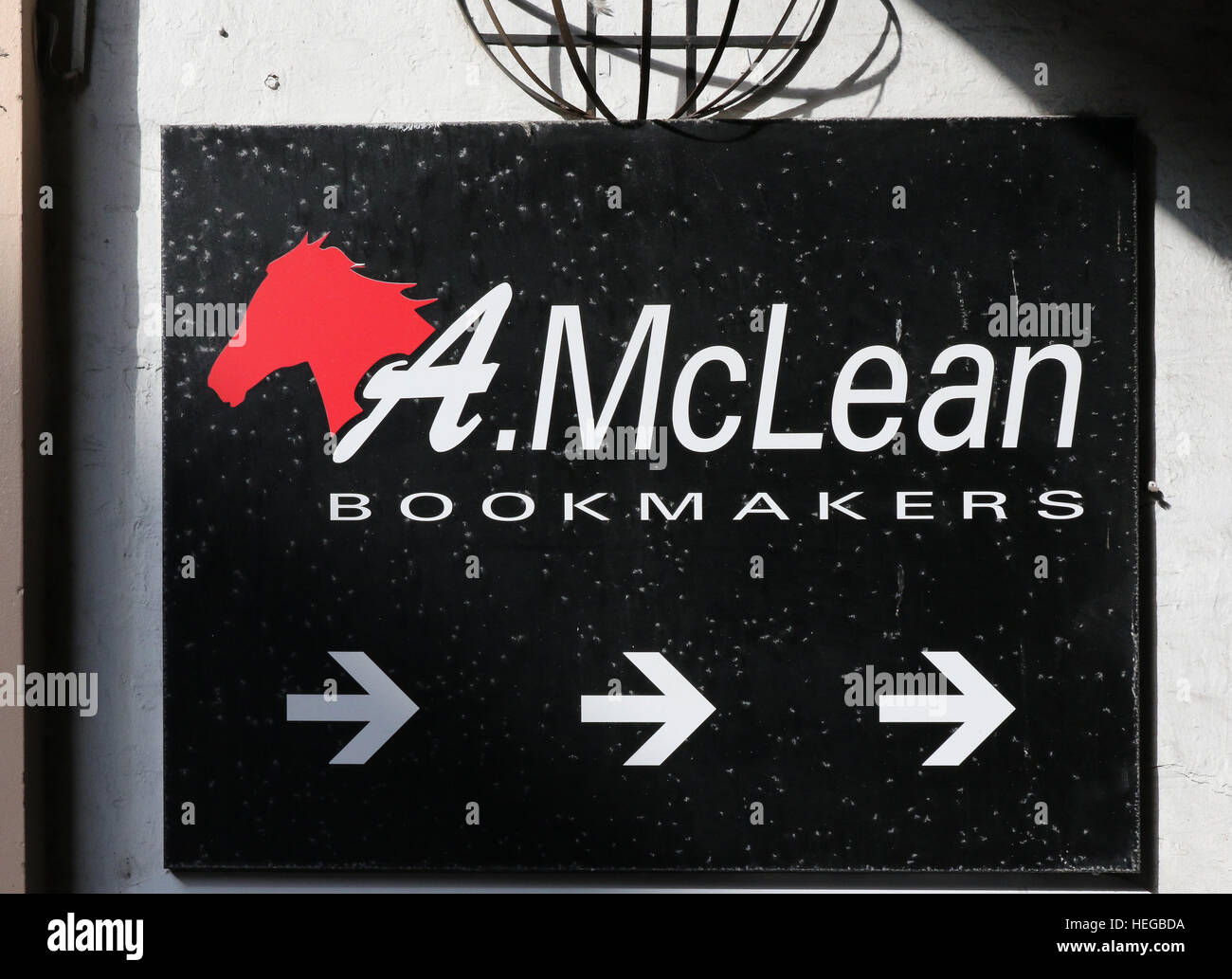 Signing wall hi-res stock photography and images - Alamy