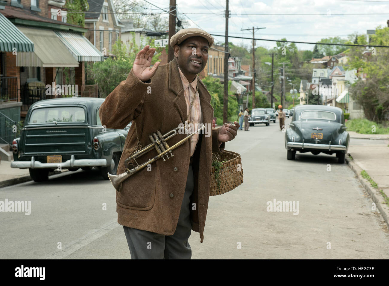 Family life 1950's hi-res stock photography and images - Alamy
