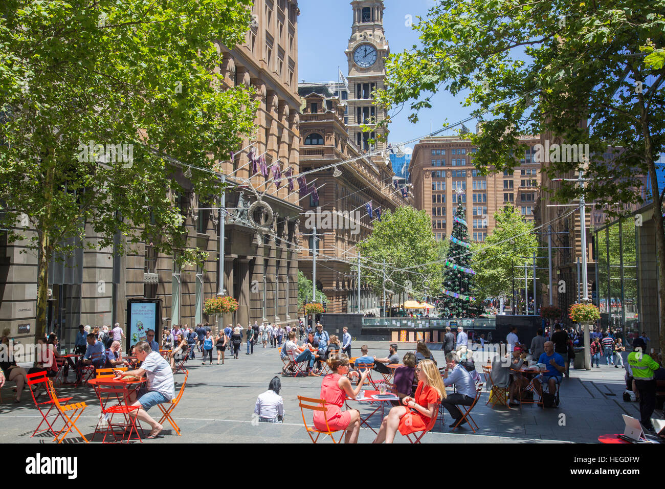 people meeting and having a coffee in Martin Place, Sydney city centre ...