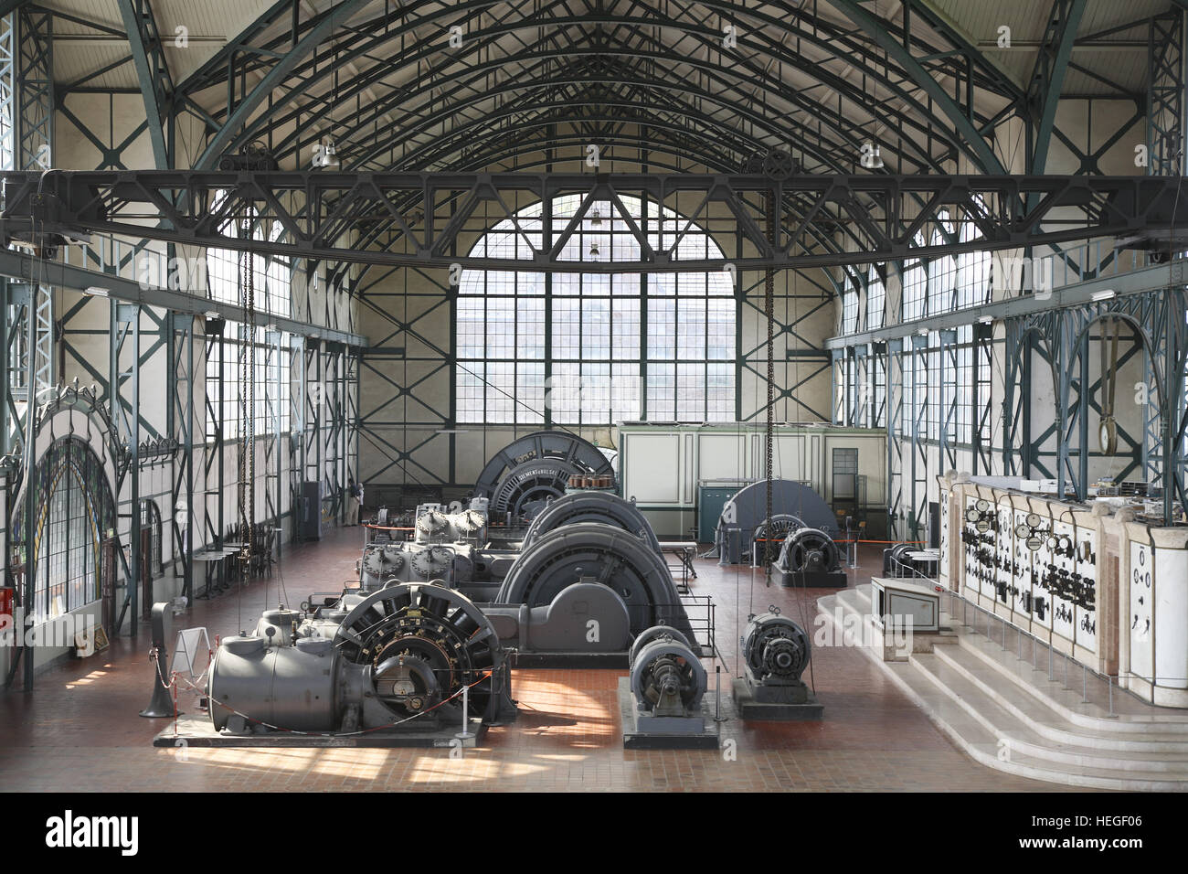Engine hall hi-res stock photography and images - Alamy
