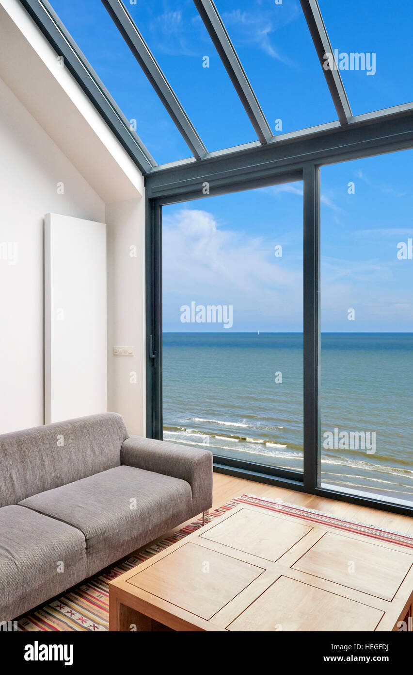 Modern house seaside hi-res stock photography and images - Alamy