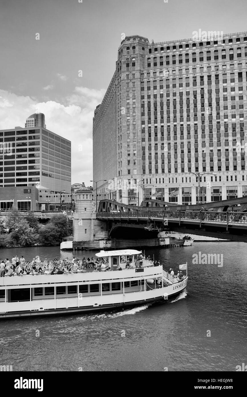 Ferry "Linnea" going under Franklin Street Bridge, Chicago, Cook County ...