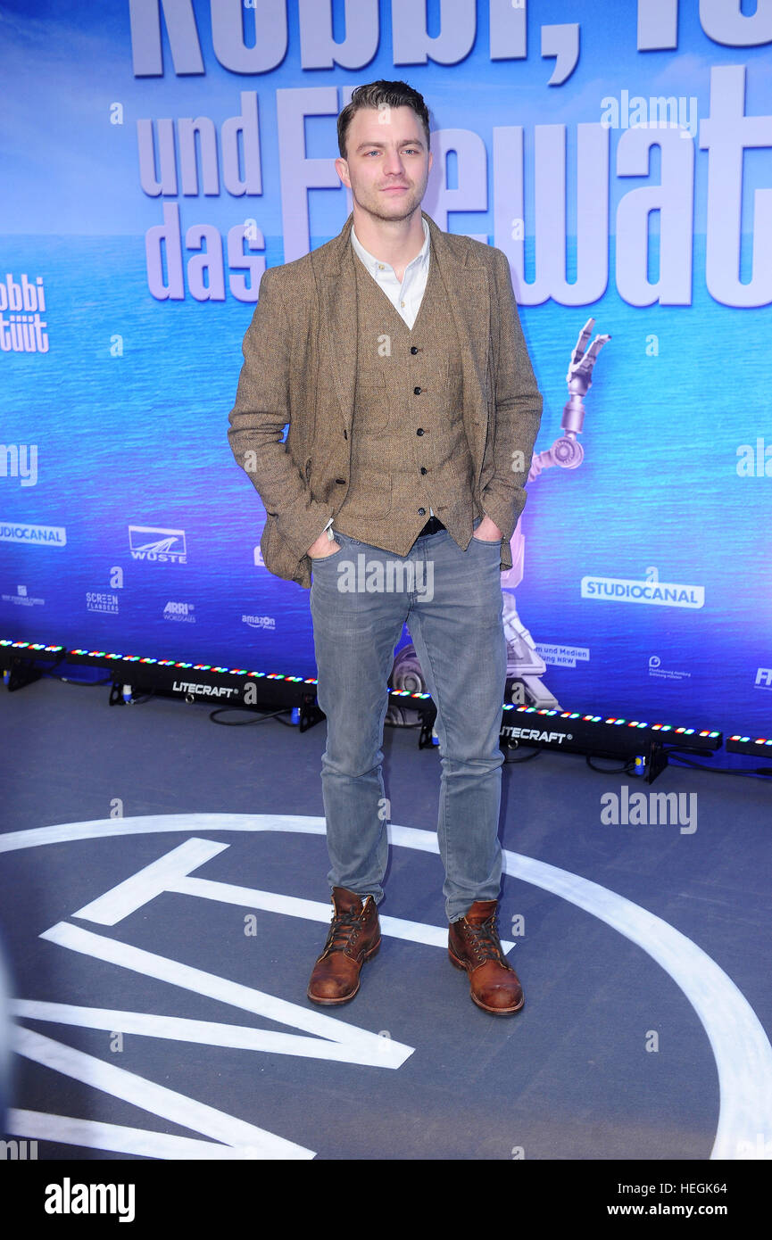 Friedrich Mücke attending the premiere of 'Robbi, Tobbi und das ...