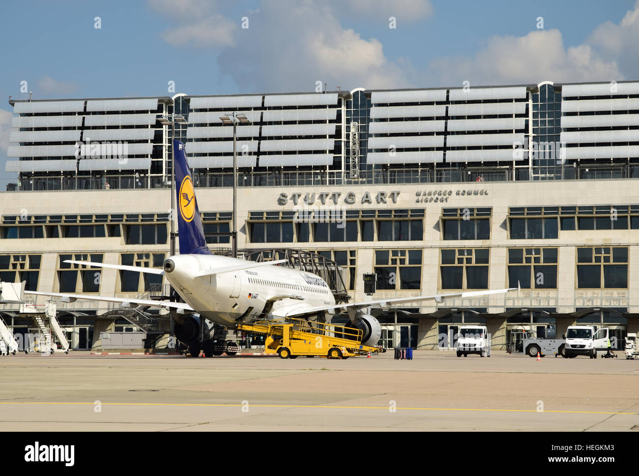 Lufthansa airbus a320 gate hi-res stock photography and images - Alamy