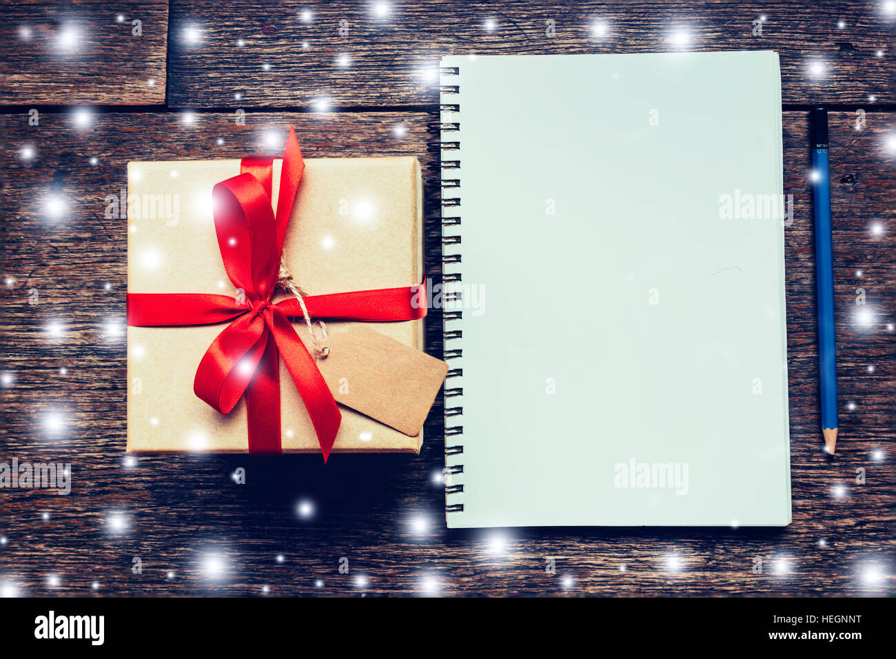 Box open wood hi-res stock photography and images - Alamy