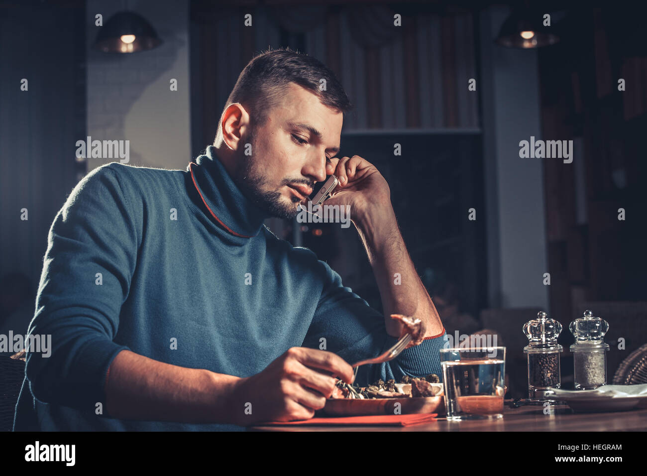 Man speaking at restaurant hi-res stock photography and images - Alamy