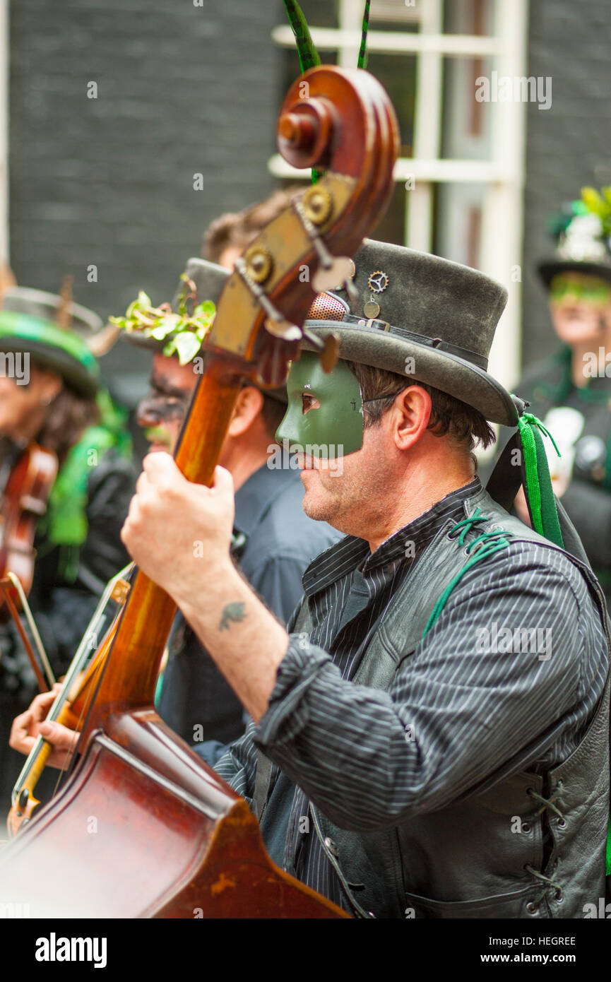 Dancing sweeps festival hi-res stock photography and images - Alamy