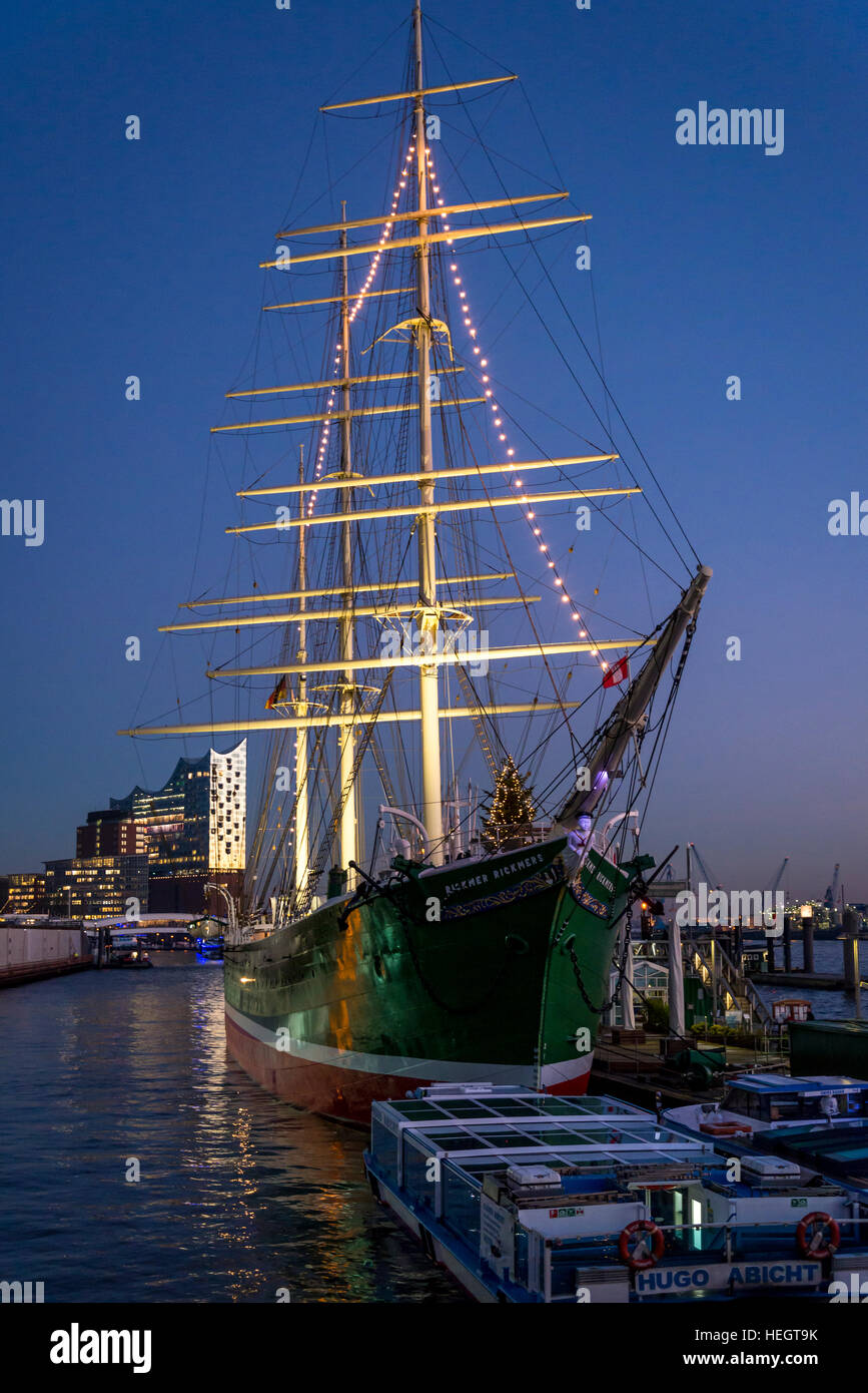 Rickmer Rickmers museum ship and Elbphilharmonie, Hamburg harbour on ...