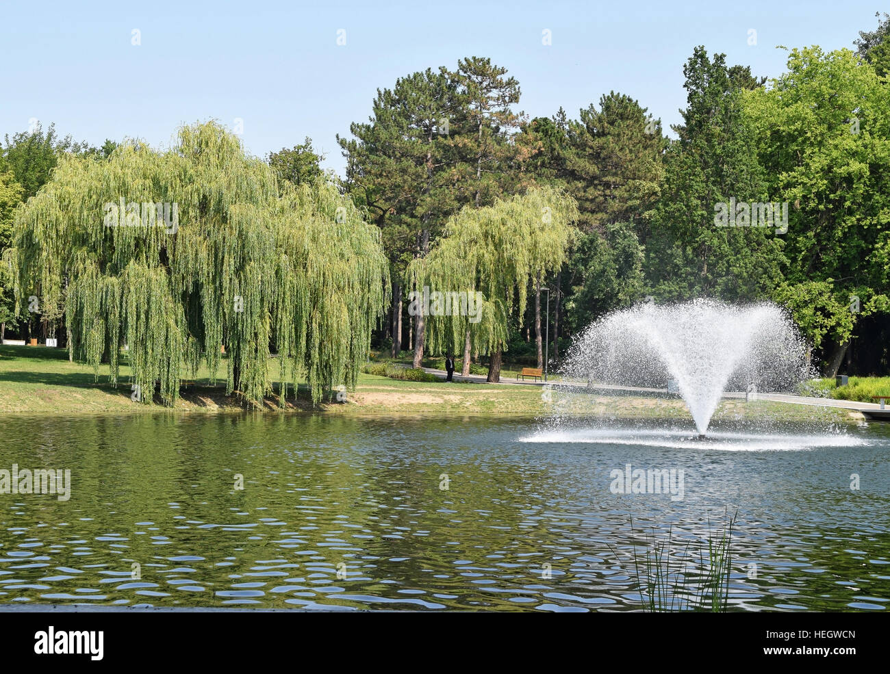 Fountain in the park Stock Photo - Alamy