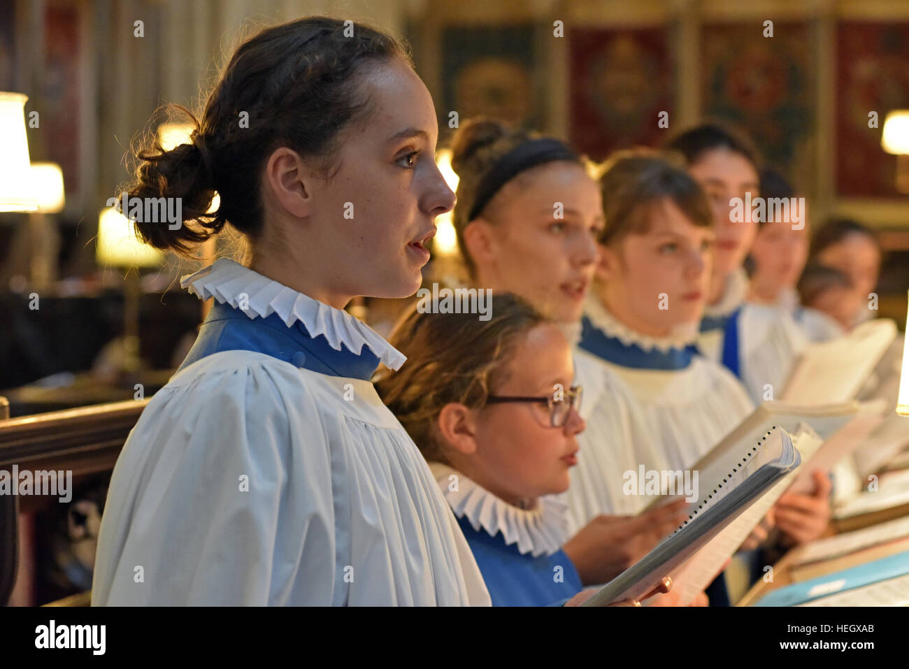 Girl choristers christmas hi-res stock photography and images - Alamy