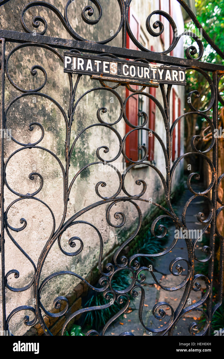 Historic charleston iron gate hi-res stock photography and images - Alamy