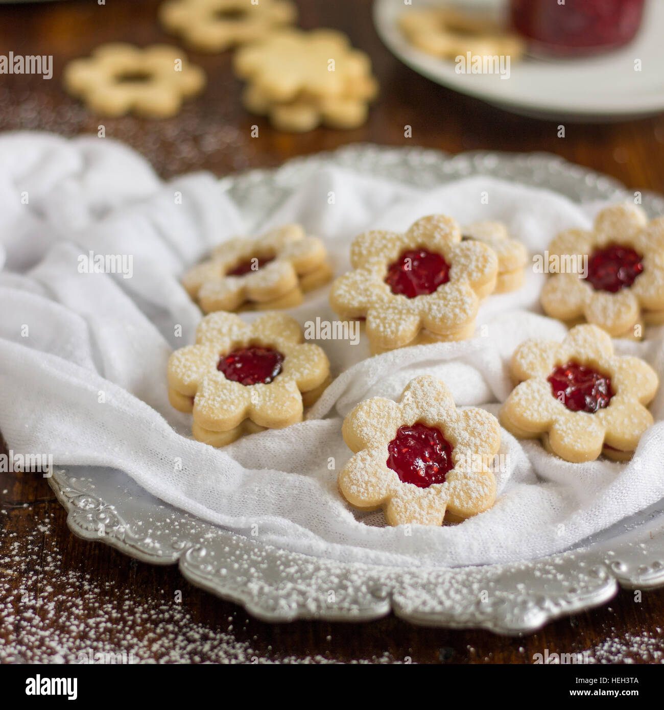 Linz shortbread biscuits cookies hi-res stock photography and images ...