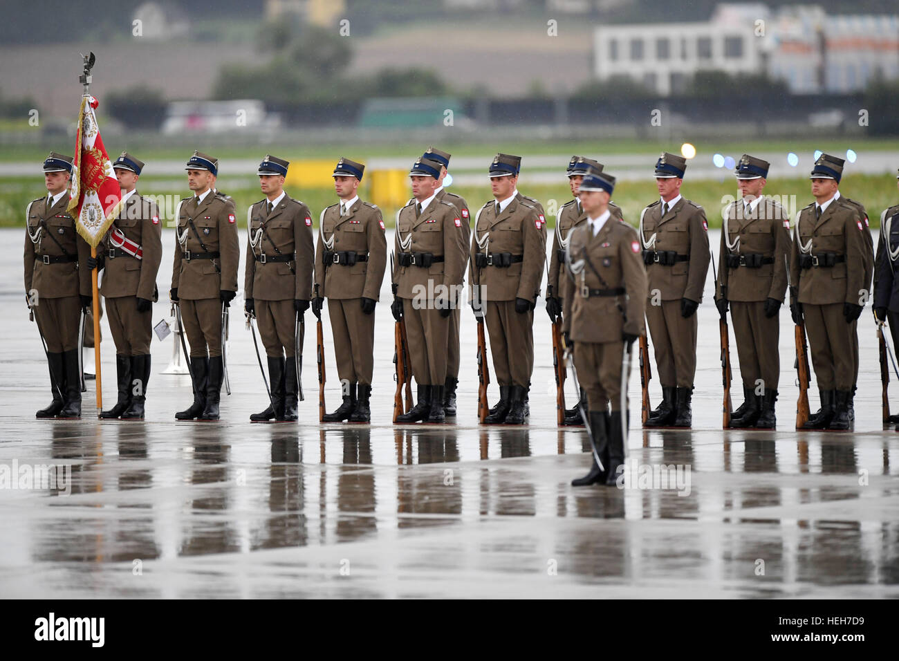 Polish soldiers hi-res stock photography and images - Alamy