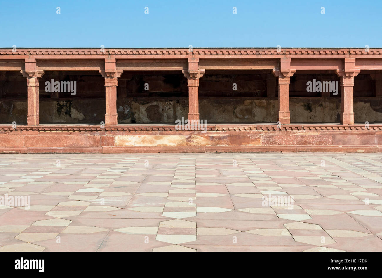 Covered colonnaded passageway (dalan), Fatehpur Sikri, India Stock ...