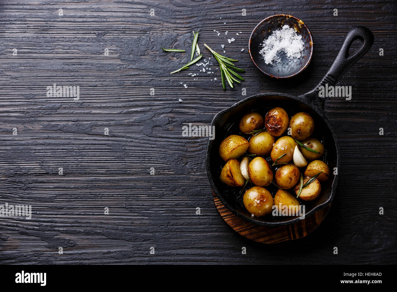Black potatoes hi-res stock photography and images - Alamy