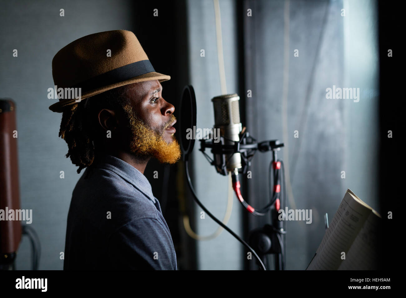 Talented singer hi-res stock photography and images - Alamy