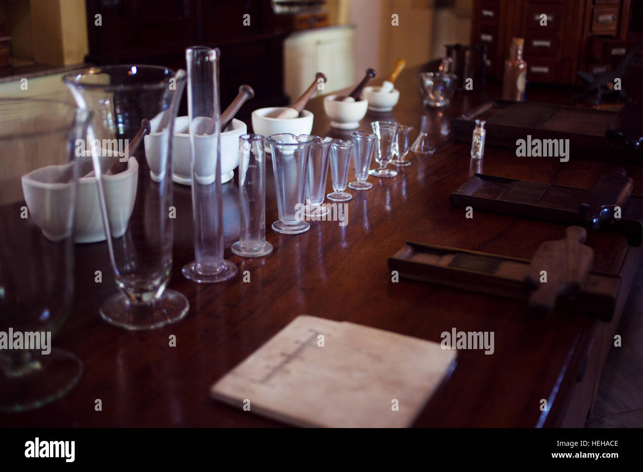 Vintage ceramic mortar and beakers. Chemical laboratory, pharmacy Stock ...