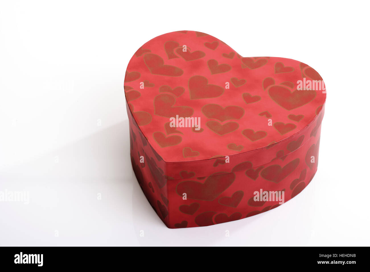 Heart-shaped cardboard gift box Stock Photo - Alamy