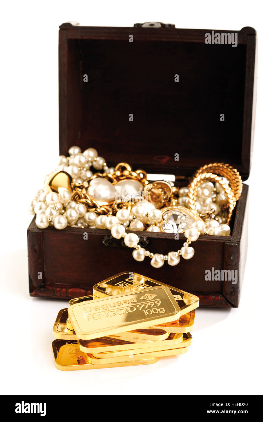 Gold bars a box hi-res stock photography and images - Alamy