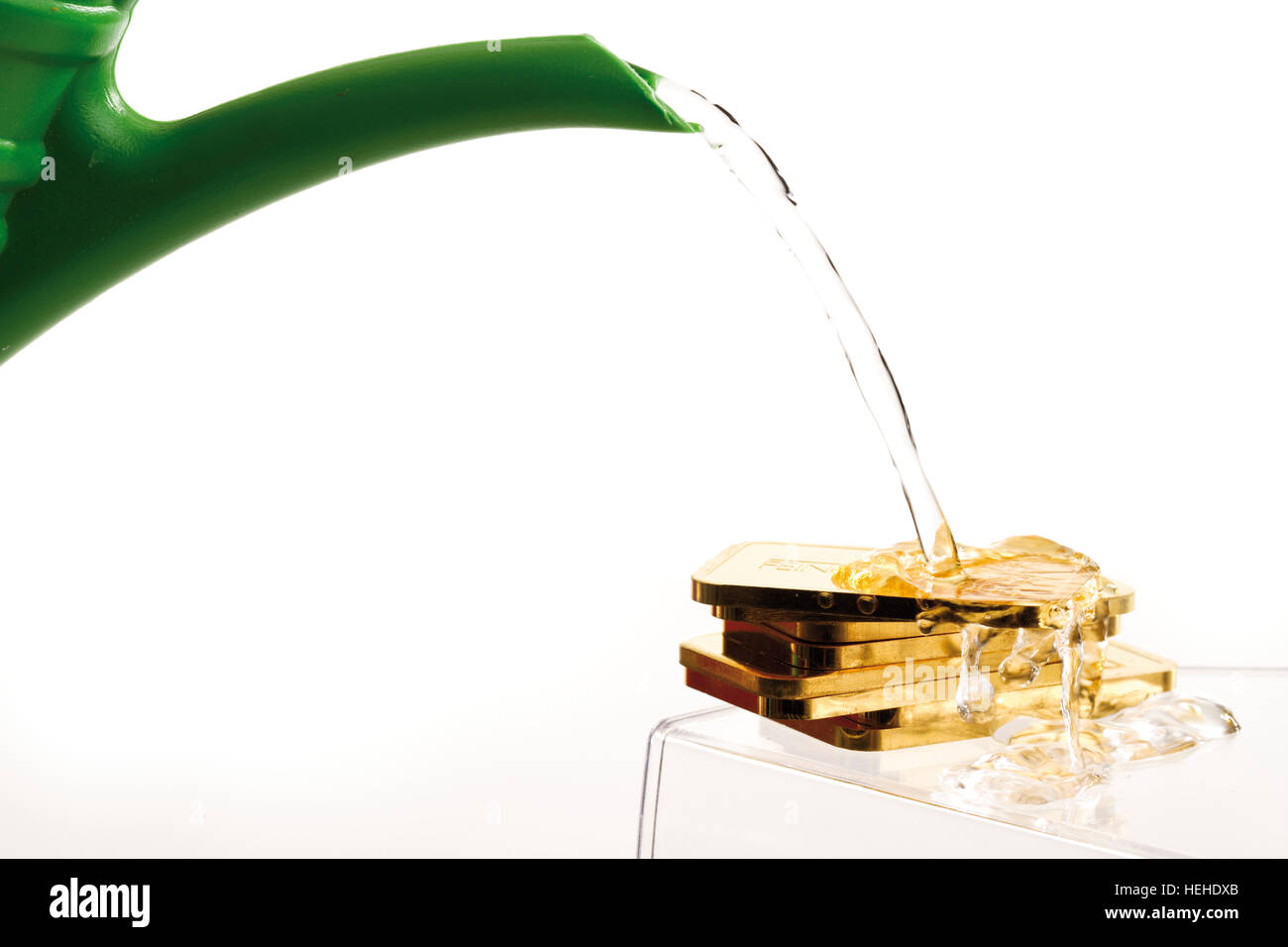 Pouring gold ingots hi-res stock photography and images - Alamy