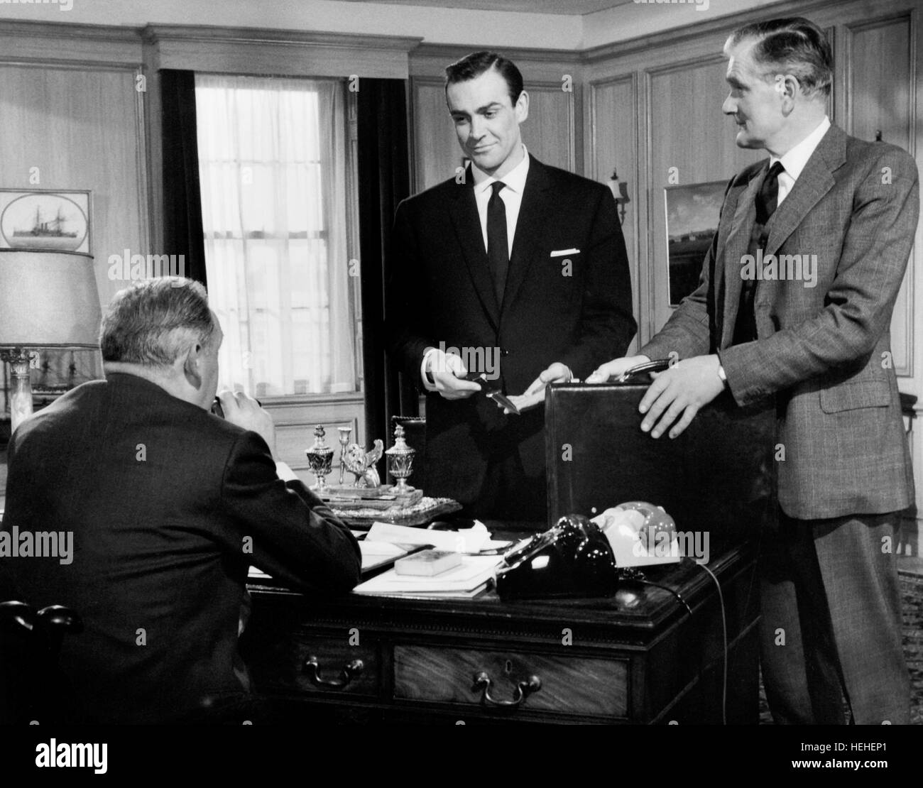 Desmond Llewelyn High Resolution Stock Photography and Images - Alamy
