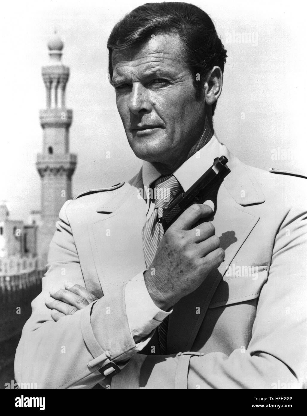 Roger Moore As James Bond Film Title James Bond Black and White Stock Photos & Images - Alamy