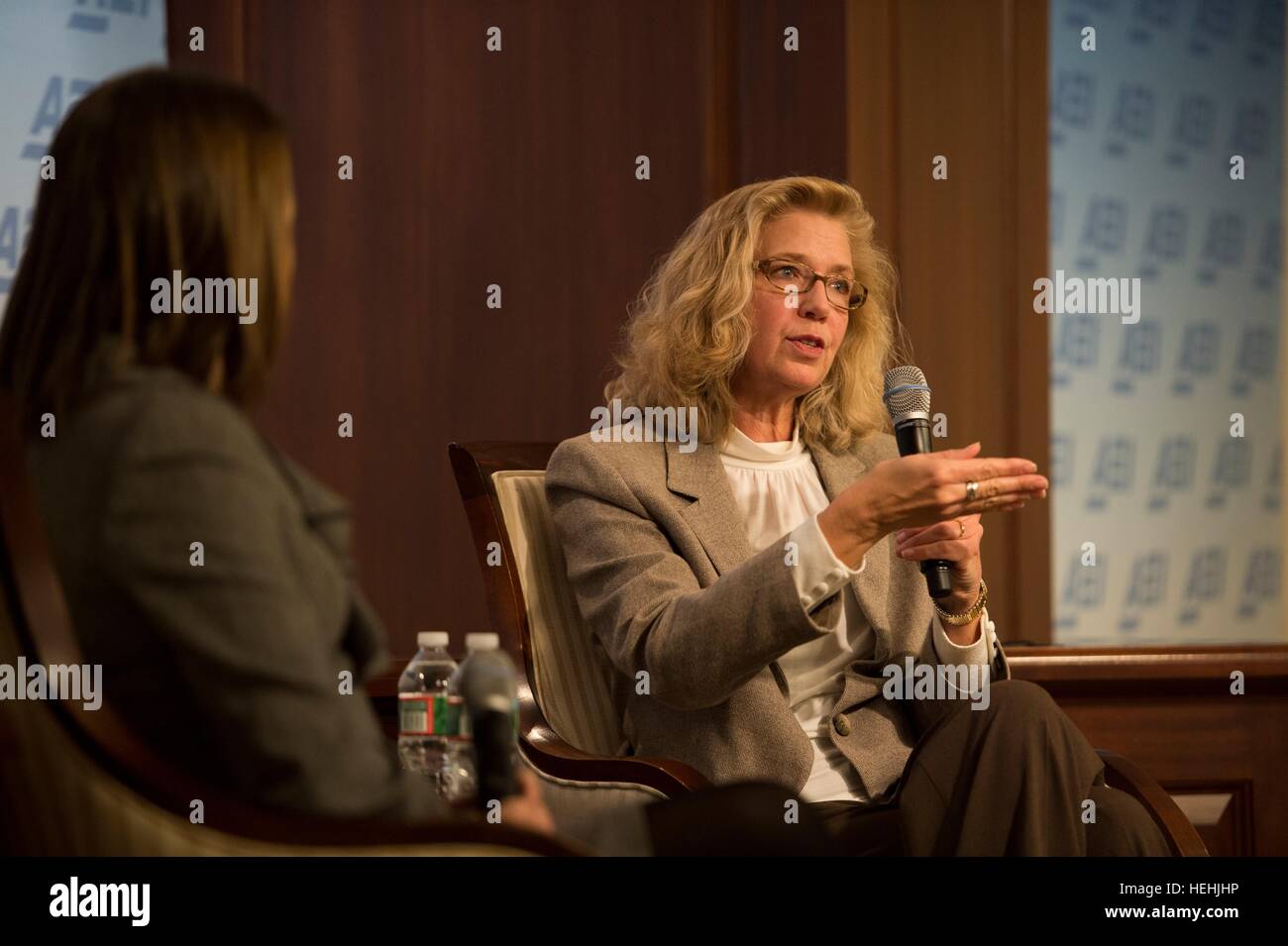 Christine fox hi-res stock photography and images - Alamy