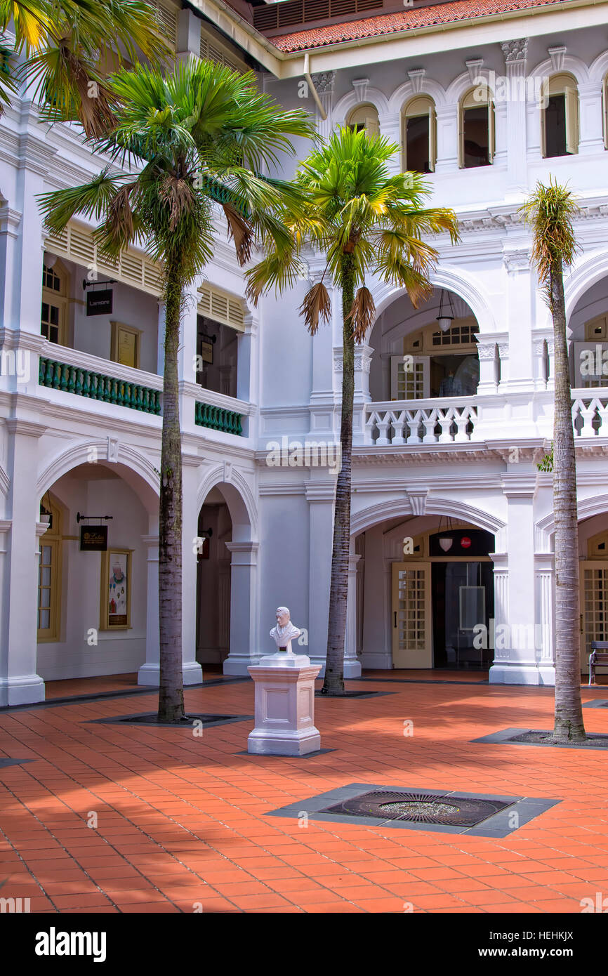 Raffles hotel singapore hi-res stock photography and images - Alamy