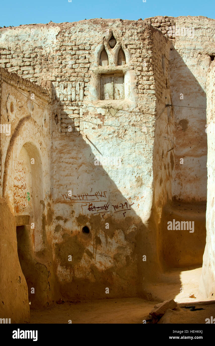 Egypt, Dakhla Oasis, Balat, in der historischen Altstadt Stock Photo ...