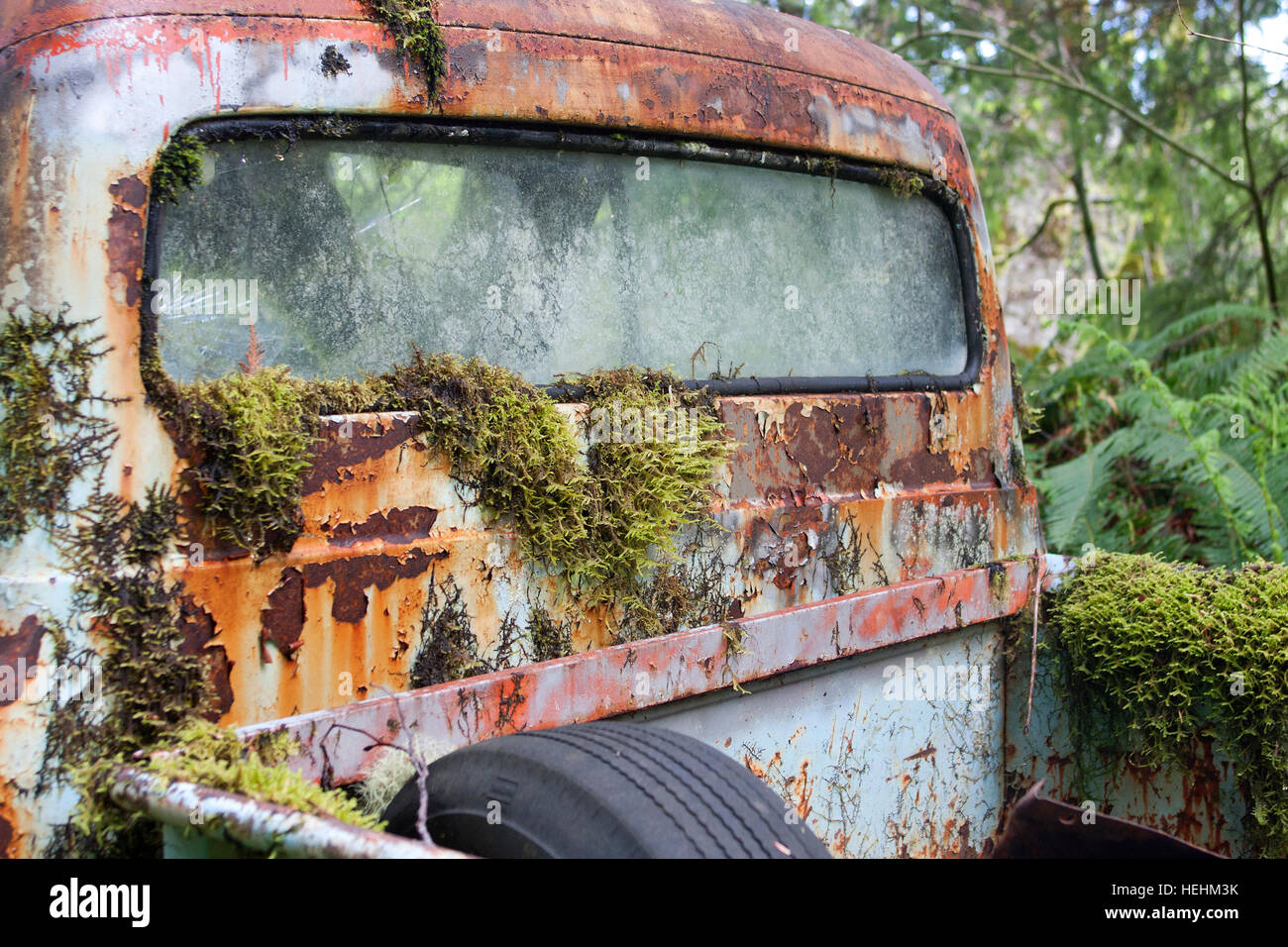 Antique rusty red truck hi-res stock photography and images - Alamy