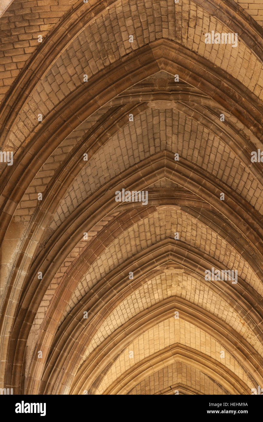 Gothic arches in aisle hi-res stock photography and images - Alamy
