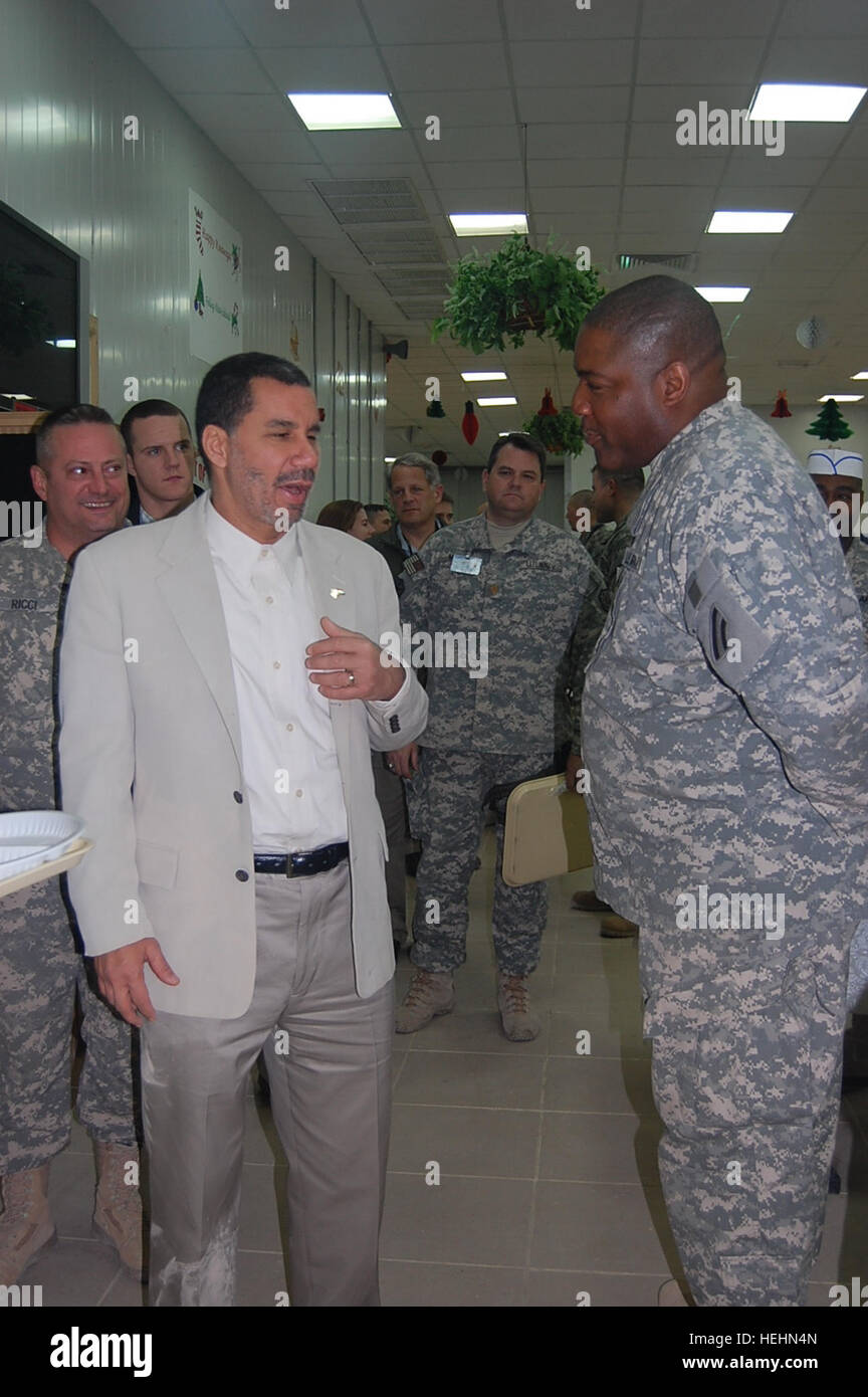 New York Governor David A. Paterson speaks with Sgt. 1st. Class Stefoni ...