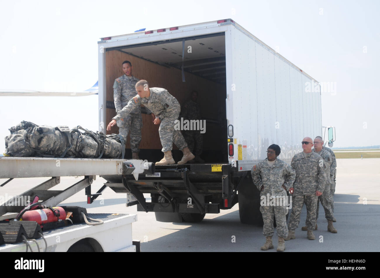 167th theater sustainment command hi-res stock photography and images ...