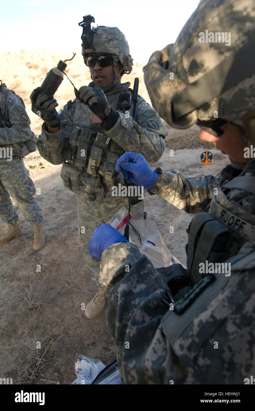 U s navy intelligence specialist 2nd hi-res stock photography and ...