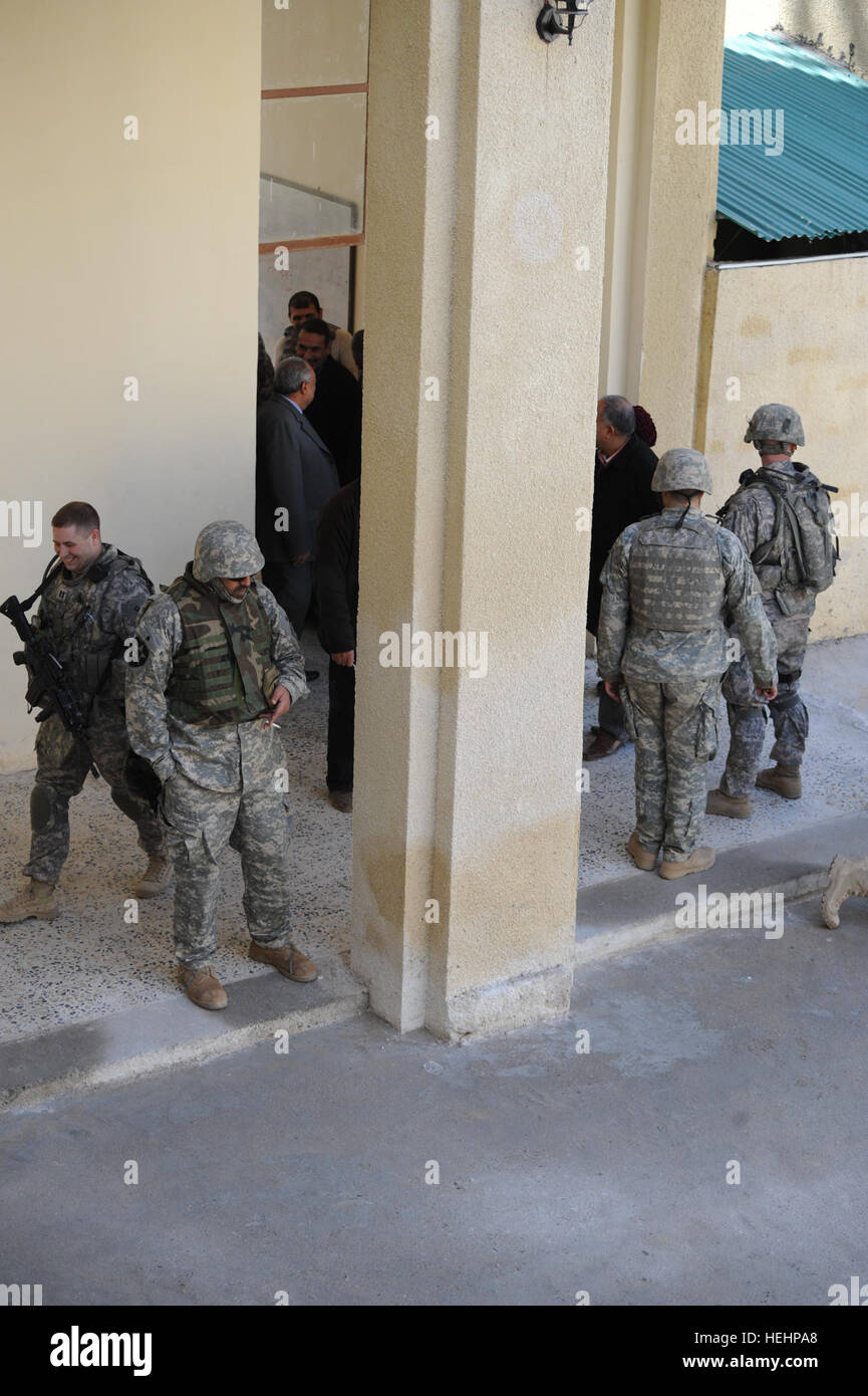 U.S. Soldiers of Headquarters and Headquarters Company, 5th Cavalry ...
