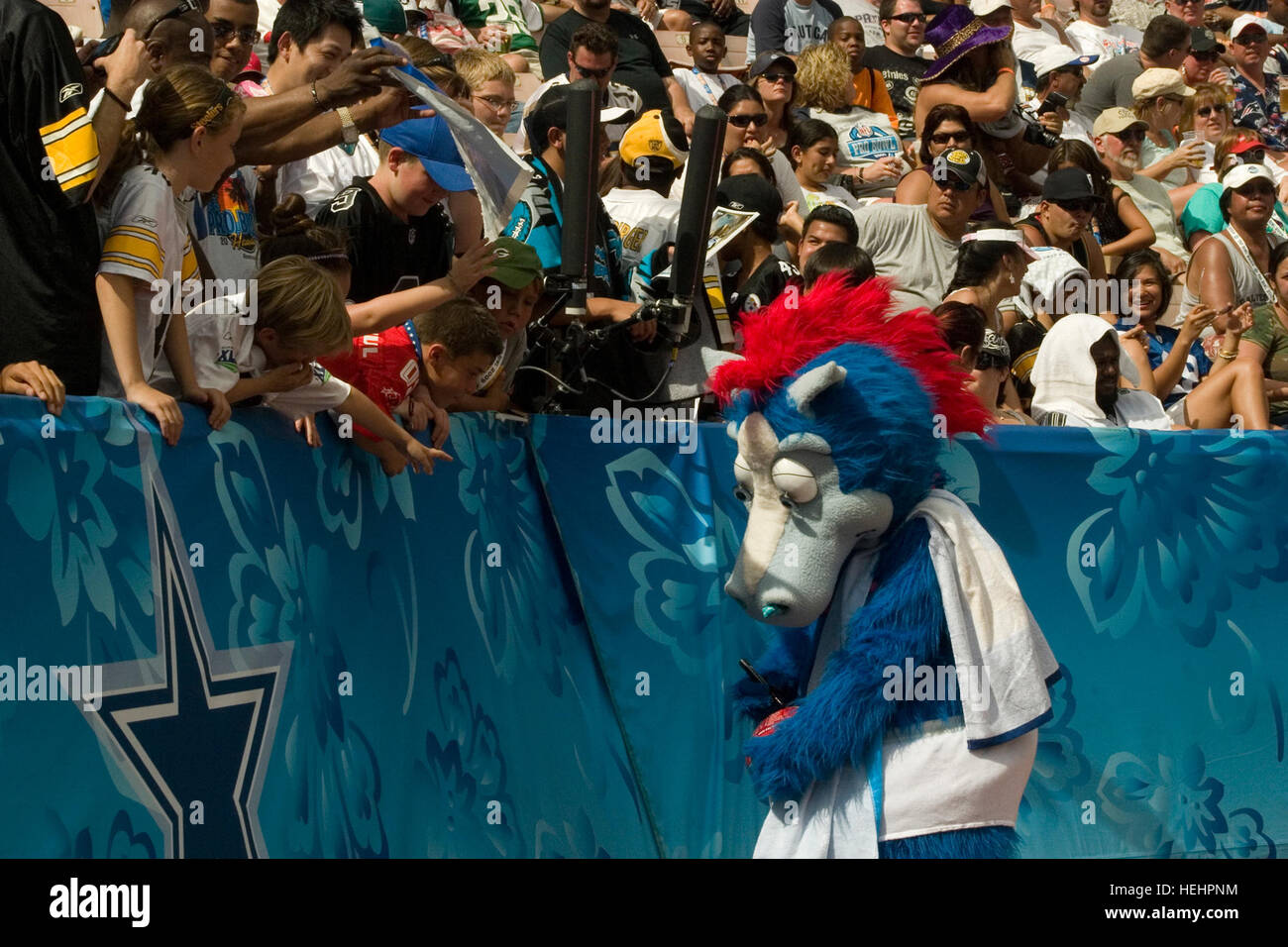 Indianapolis Colts mascot, Blue, signs autographs for fans at the Pro ...