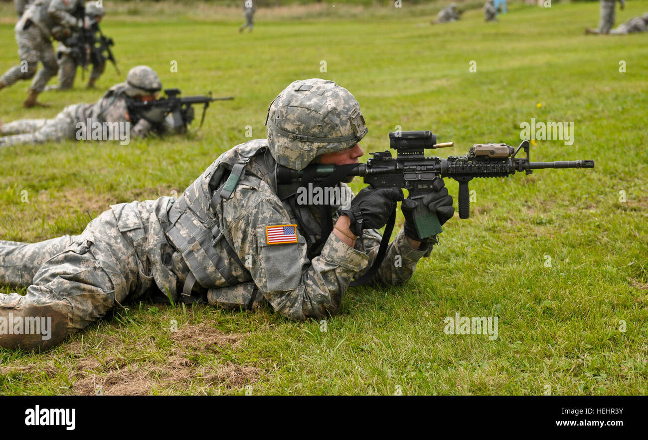 Platoon live fire exercise hi-res stock photography and images - Alamy