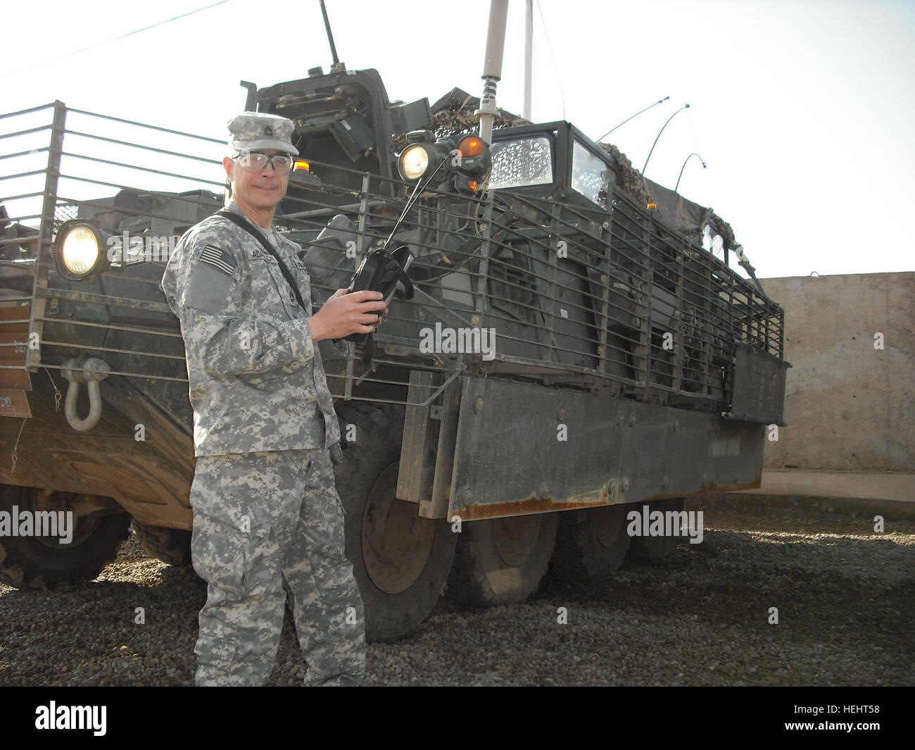 US Army 53605 NCO uses Spectrum Analyzer to check EW Stock Photo - Alamy