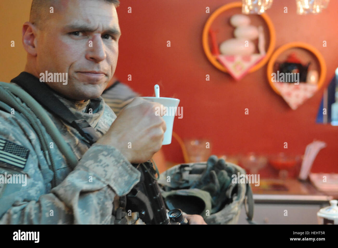 U.S. Army Sgt. 1st Class Christopher Tharp of Able Battery, 1st Battalion, 319th Airborne Field ...