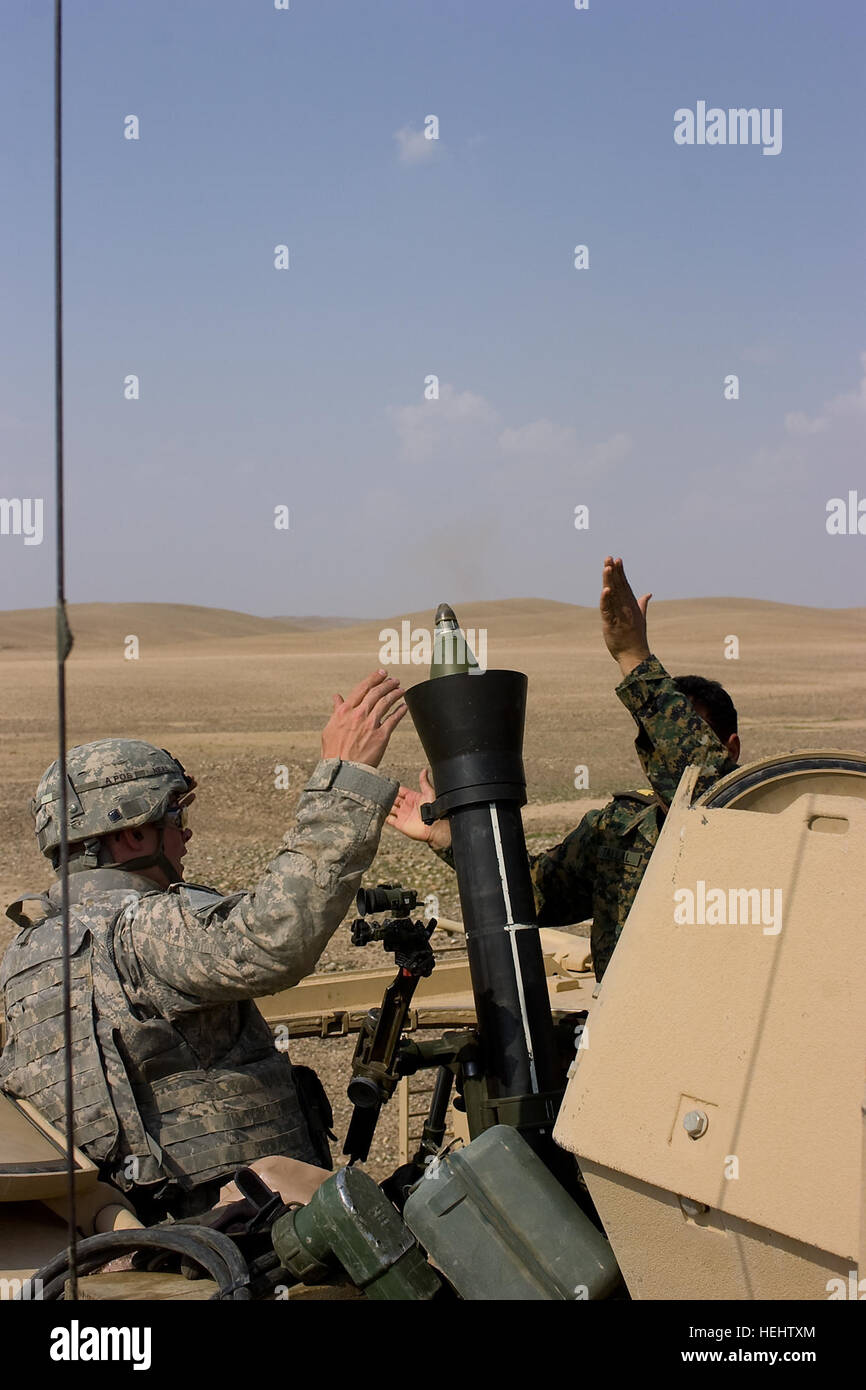 120mm shell hi-res stock photography and images - Alamy