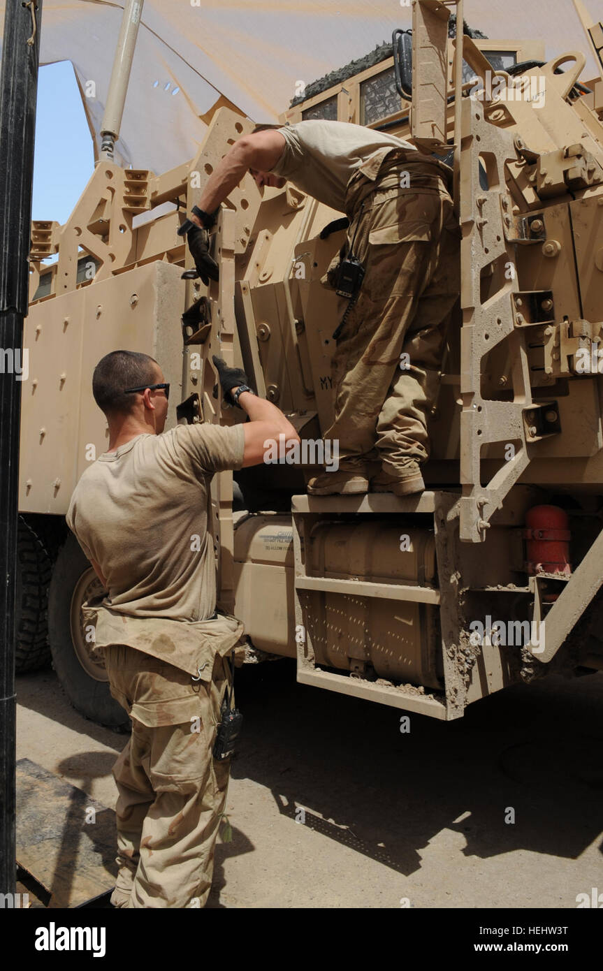 U.S. Army Pfc. Christopher Hall (left) from Fairfield, Va., and Sgt ...