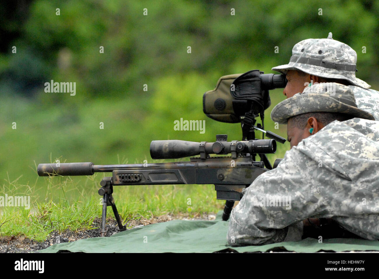 Sniper team hi-res stock photography and images - Alamy