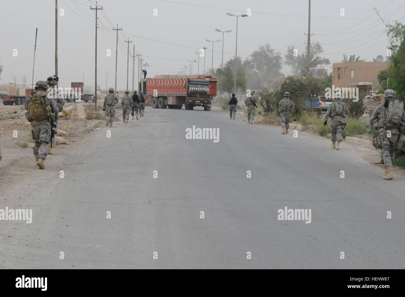 U.S. Soldiers from 1st Platoon, Alpha Company, 2nd Battalion, 35th ...