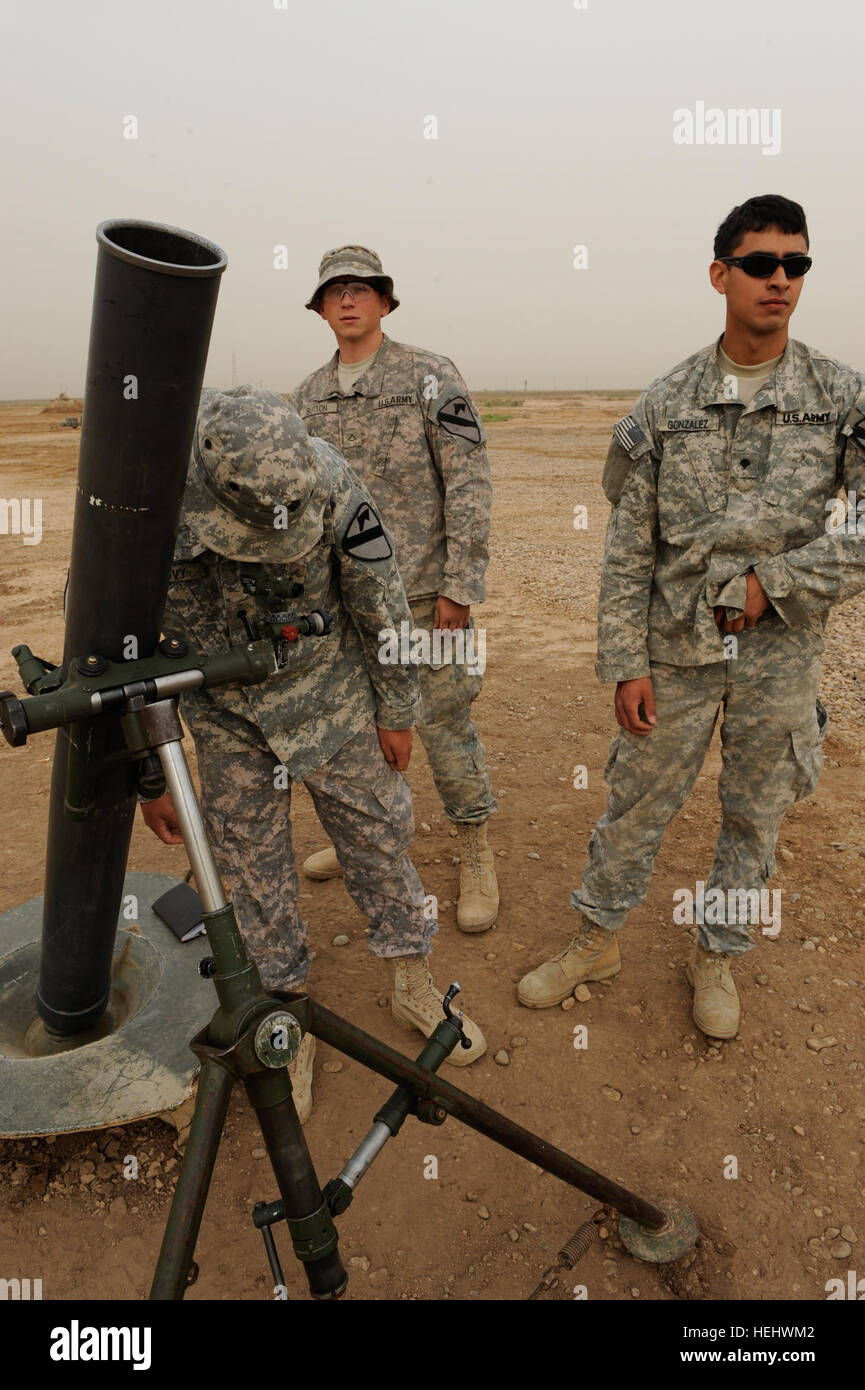 M120 mortar hi-res stock photography and images - Alamy