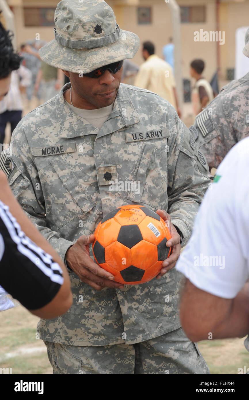 U.S. Army Lt. Col. William McRae commander of 319th Airborne Field ...