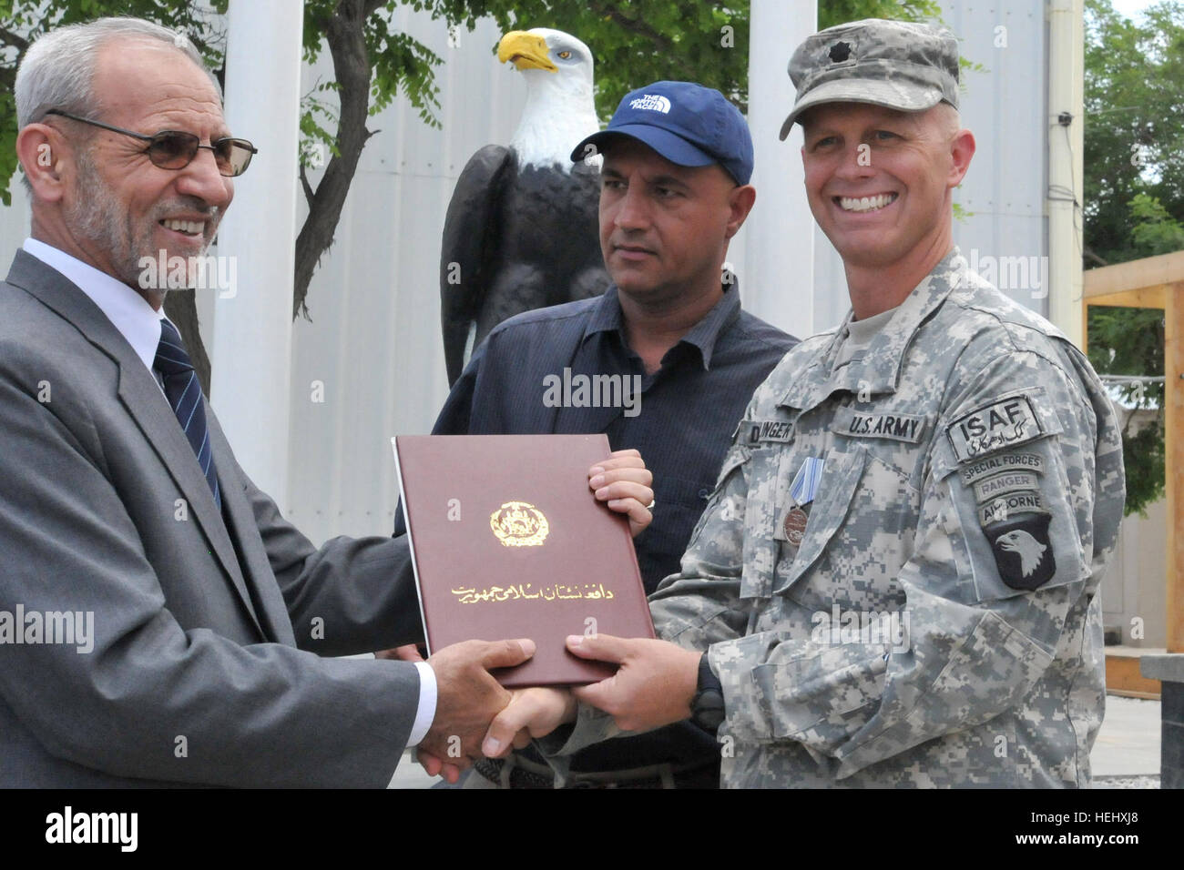 Lt. Col. David Dellinger, commander of the 101st Airborne Division's ...